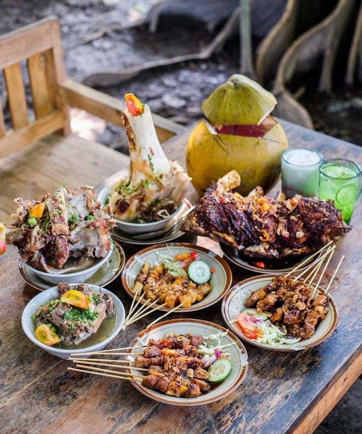Kuliner Jogja, Nikmatnya Warung Sop dan Sate Pak Bayu