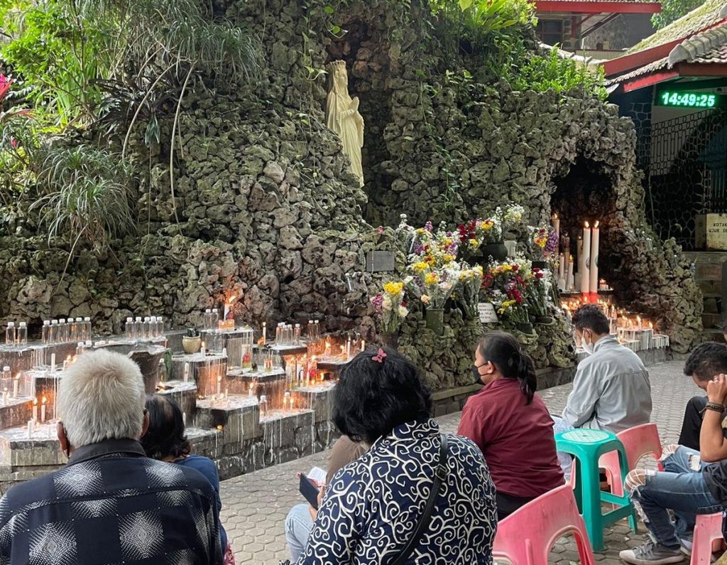 Gua Maria Sendangsono : Sejarah, Lokasi, dan Rute